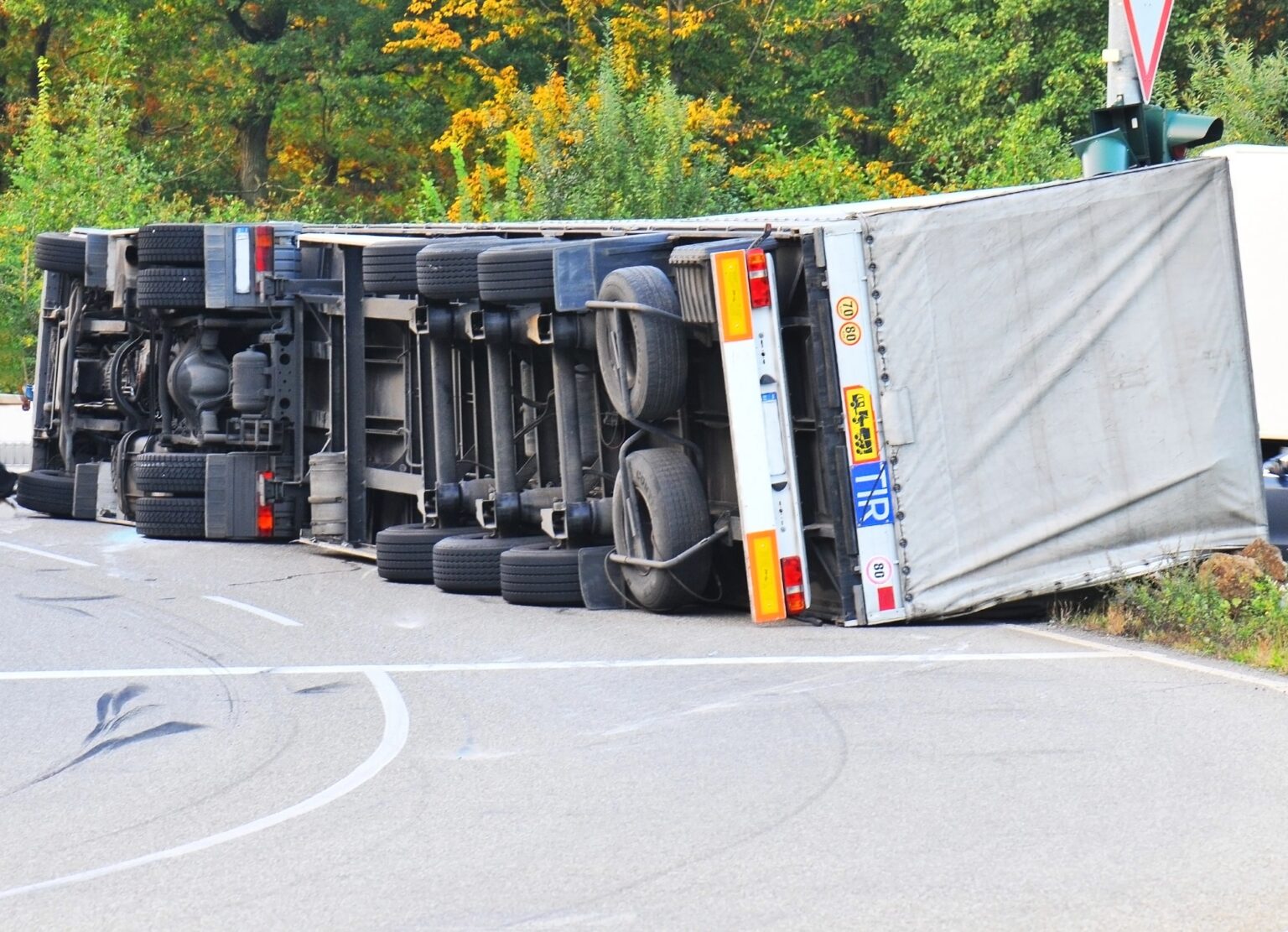 Brooklyn Truck Accident Lawyer | Edelsteins, Faegenburg, & Blyakher
